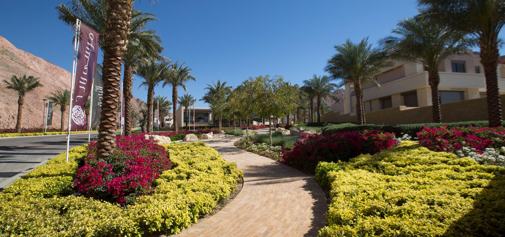 Experience Luxury: Villas and Town Houses in Al Raha Village